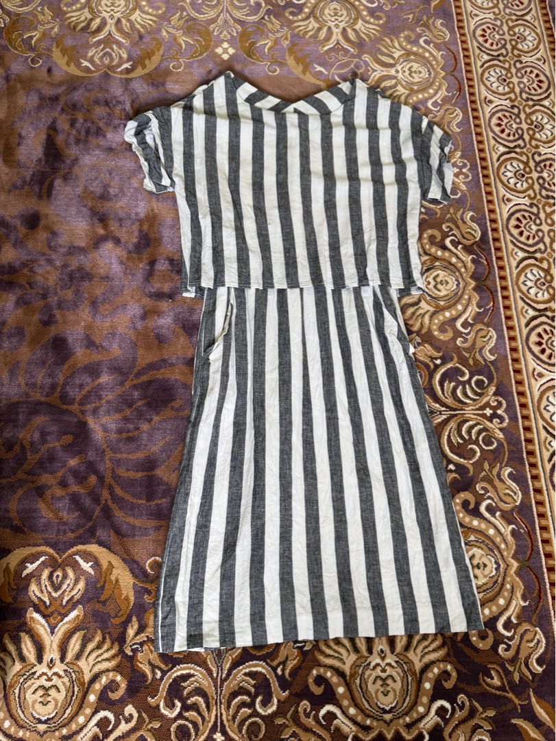 Shortsleeve strip short dress, Women's Fashion, Dresses & Sets, Dresses ...