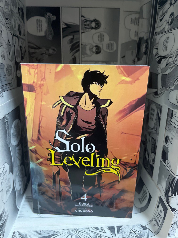Solo leveling vol 4-5, Hobbies & Toys, Books & Magazines, Comics ...