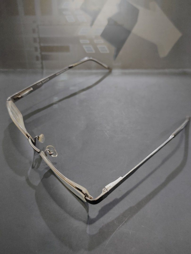 Ted Baker Frame kacamata, Fesyen Pria, Aksesoris, Kacamata di Carousell
