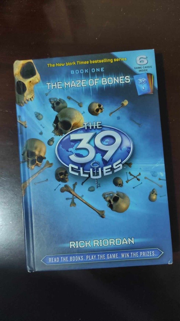 39 Clues: The Maze of Bones (Book 1) - hardbound, Hobbies & Toys, Books ...