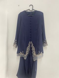 Baju Raya 2024 Baju kurung kedah songket, Women's Fashion, Muslimah ...