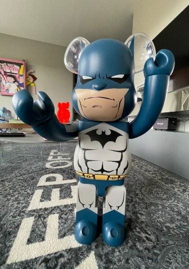 BEARBRICKS 1000% BATMAN HUST DISPLAY UNIT 100% AUTHENTIC BEAR BRICKS ...
