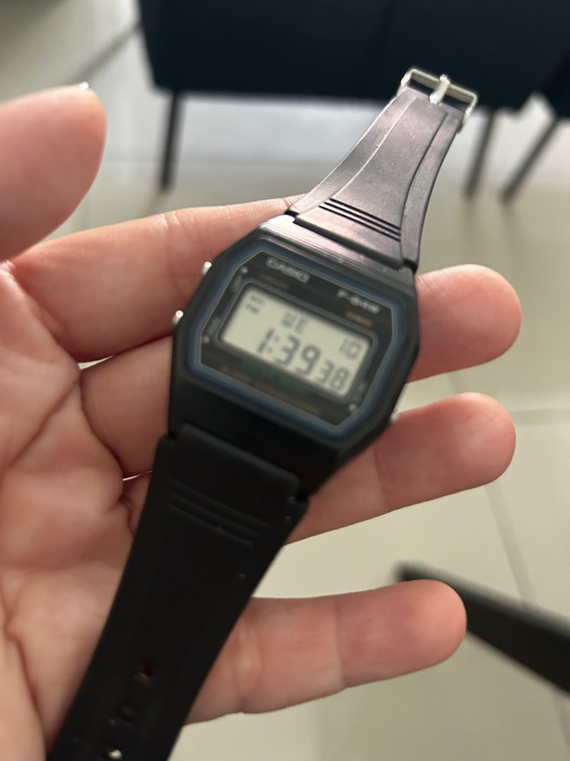 Casio F-84W, Men's Fashion, Watches & Accessories, Watches on Carousell