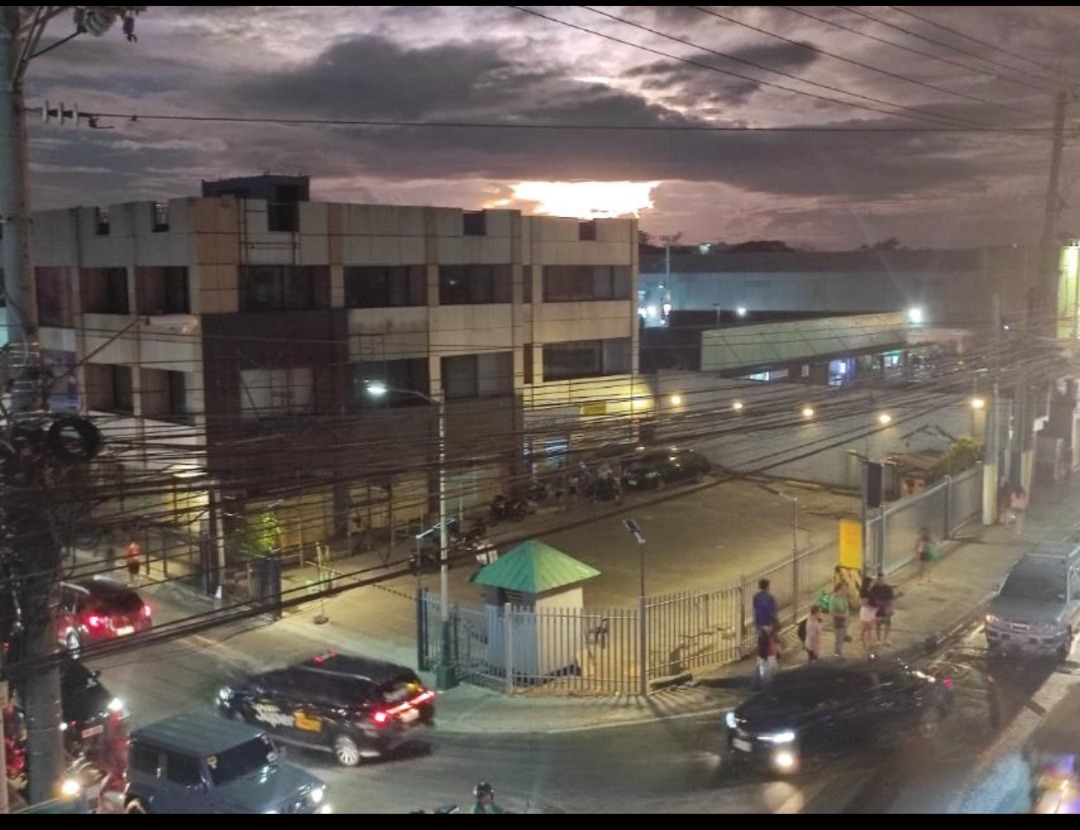 Renovated Corner Commercial Building for Sale in Sucat, Parañaque City ...