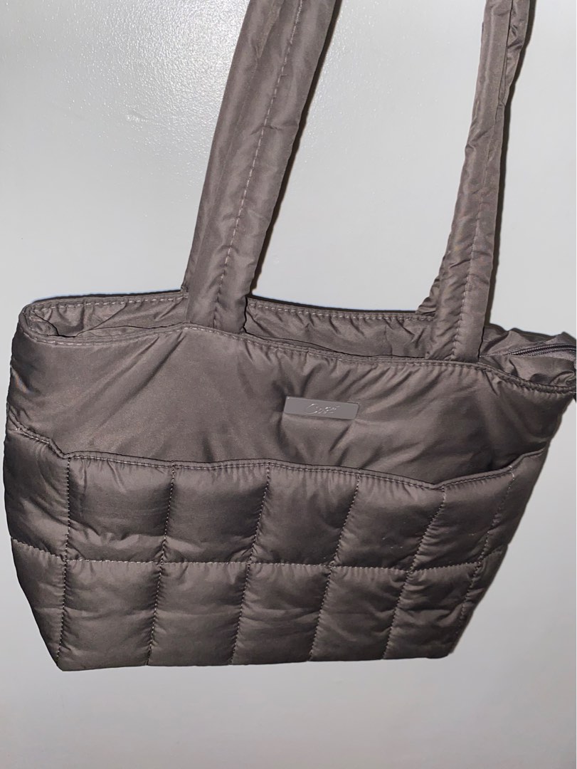 Cose Puffer Bag, Women's Fashion, Bags & Wallets, Tote Bags on Carousell