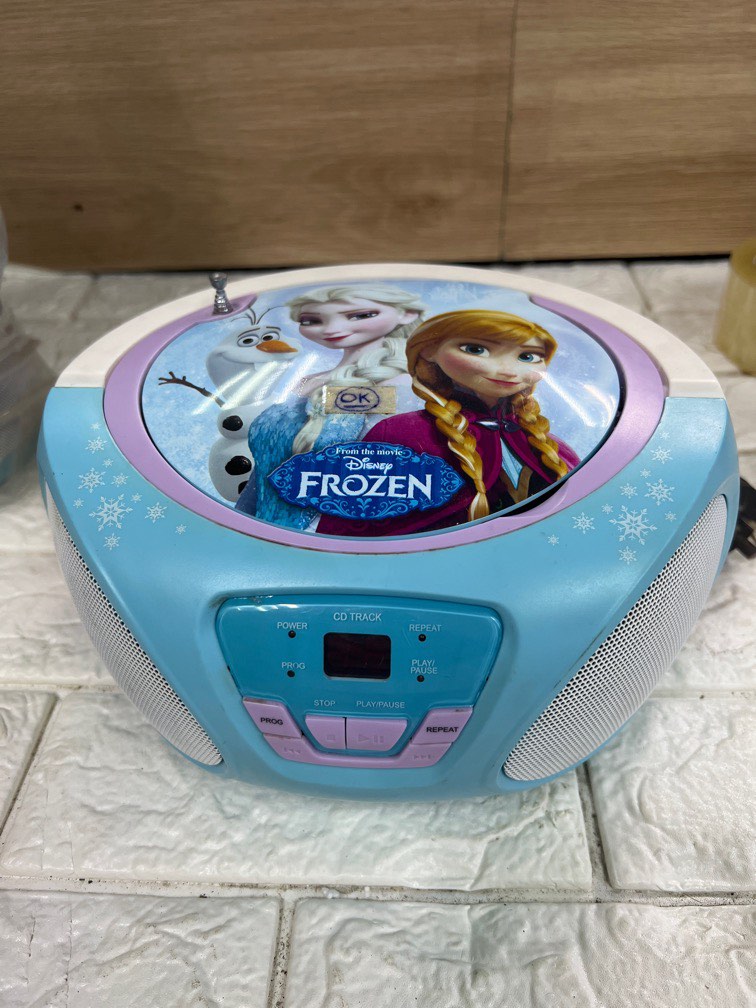 Frozen CD Player with FM Radio, Hobbies & Toys, Music & Media, CDs ...