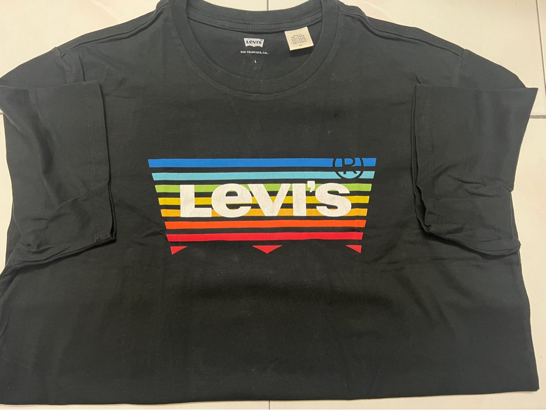 Levis, Men's Fashion, Activewear on Carousell