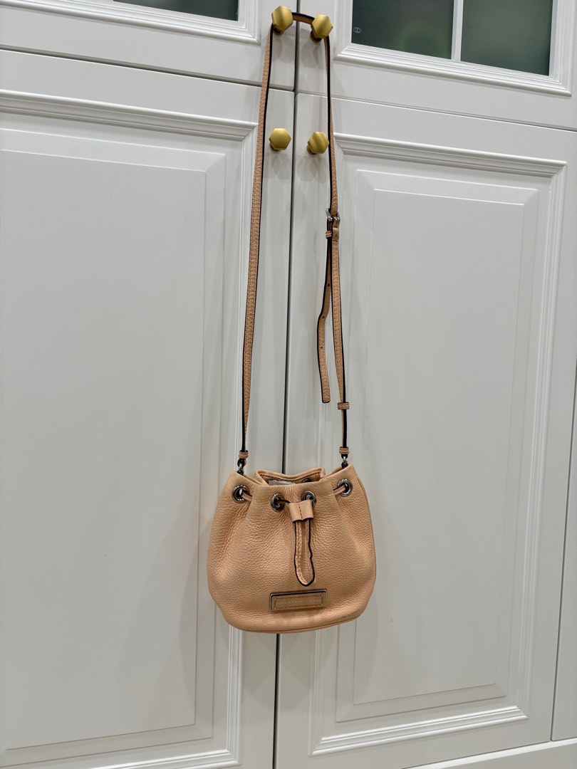 Marc by Marc Jacobs MJ mini 粉裸色 水桶包 斜背包 肩背包, 名牌精品, 精品包與皮夾在旋轉拍賣