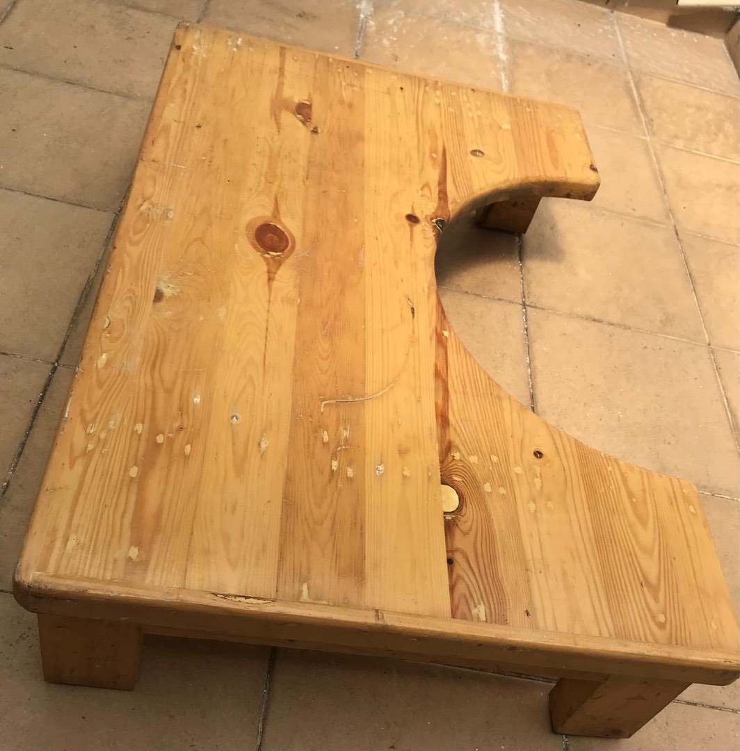 Meja terapi kayu, Kitchen & Appliances di Carousell