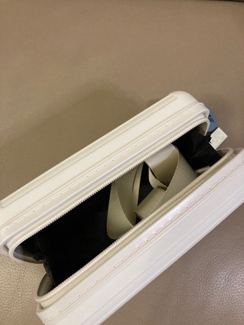 Miffy CANVAS cross-body bag, 女裝, 手袋及銀包, 多用途袋 - Carousell