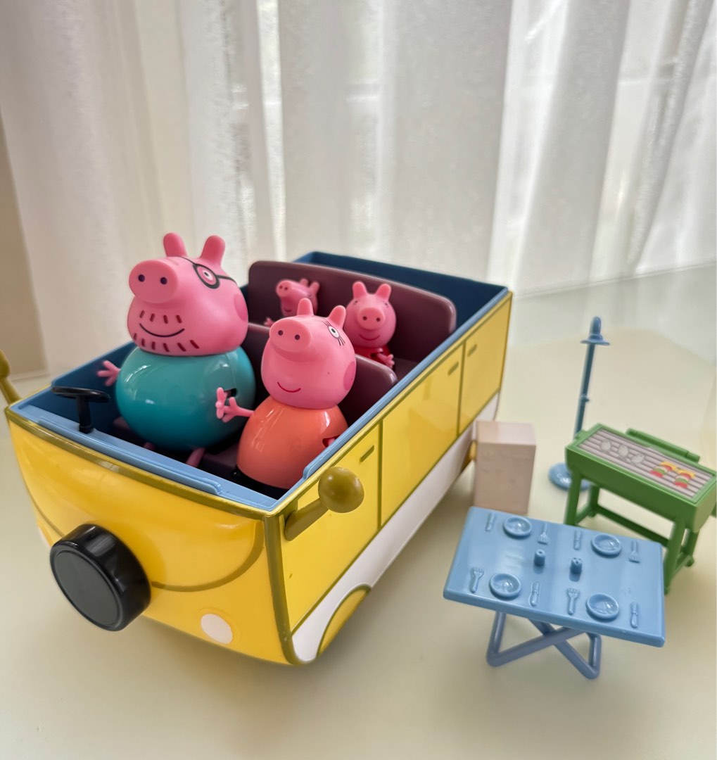 Peppa Pig Deluxe Campervan Playset, Hobbies & Toys, Toys & Games on ...