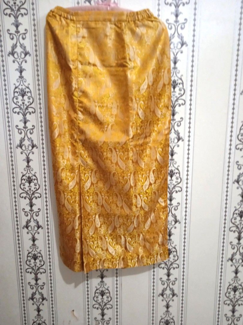 Rok kebaya kekinian, Fesyen Wanita, Pakaian Wanita, Gaun & Rok di Carousell