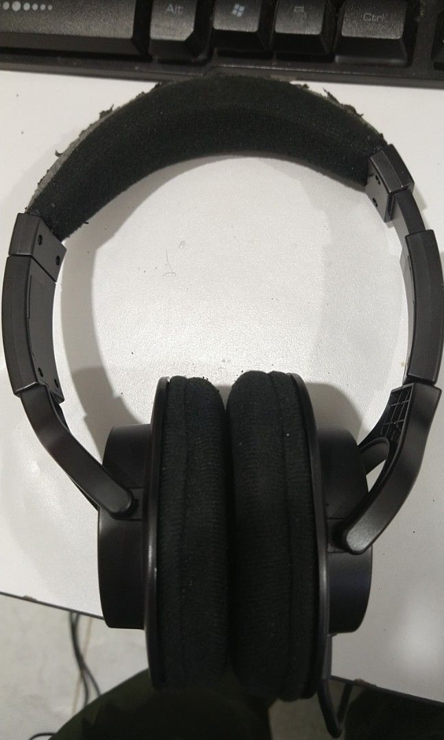 ROLAND RH-5. STREO HEADPHONE, Audio, Earphones on Carousell
