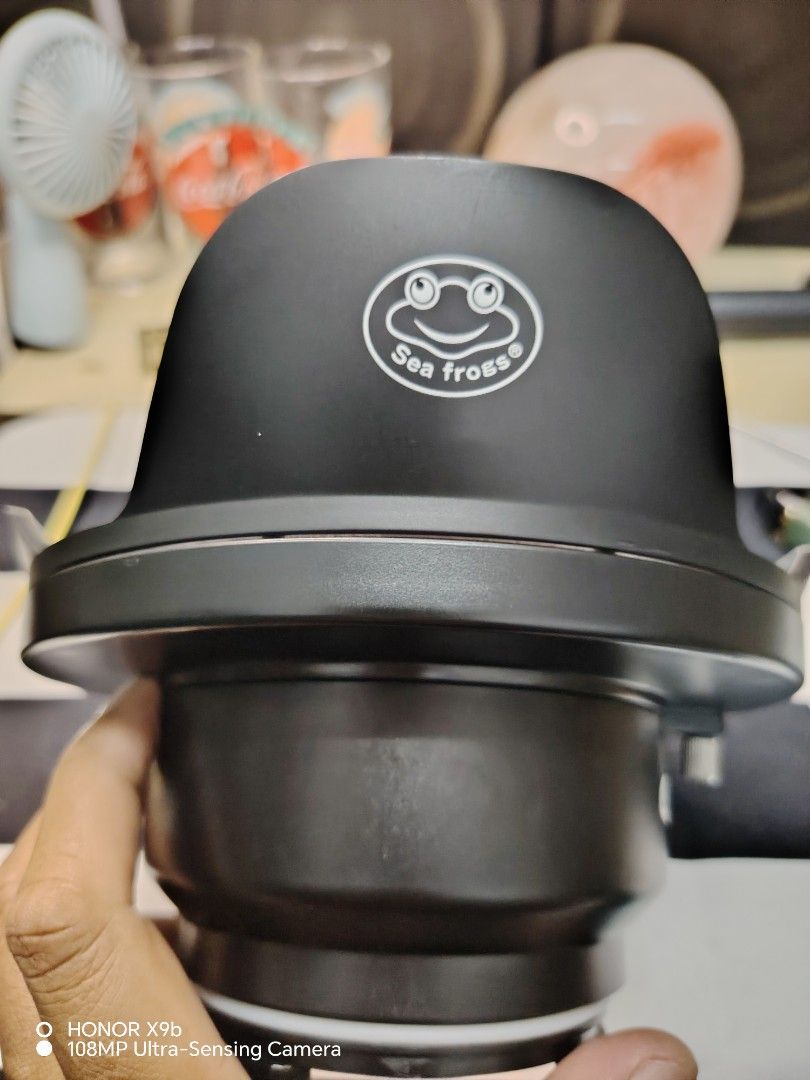 sea frog underwater for sony A7 II, Photography, Cameras on Carousell