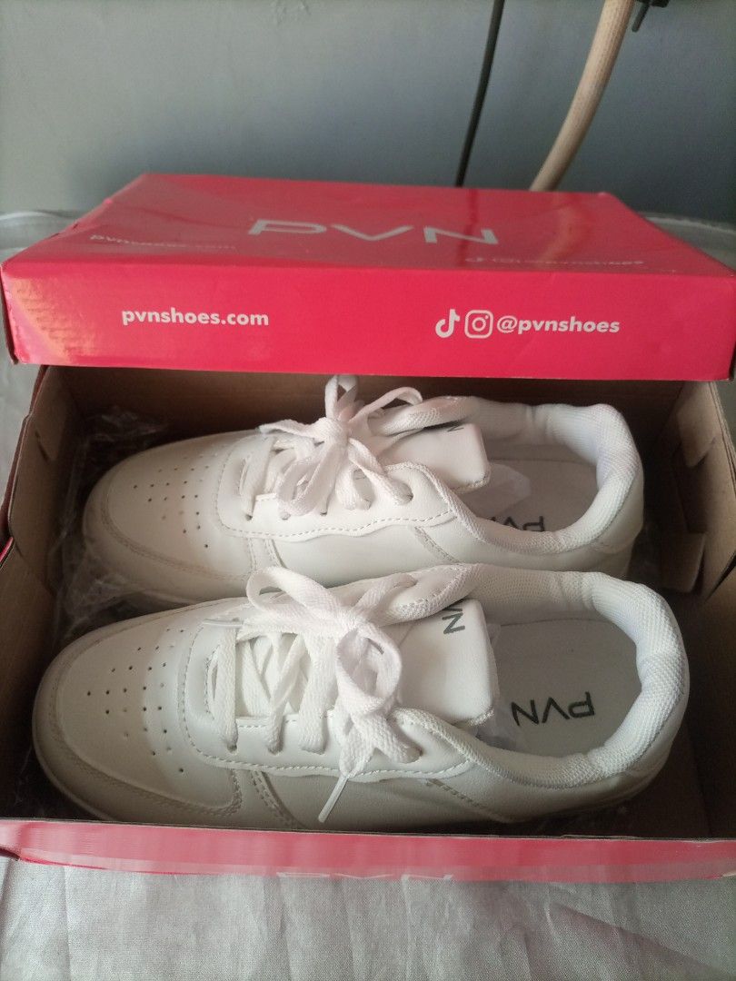 Sepatu Sneakers Wanita Merk PVN Hana, Fesyen Wanita, Sepatu di Carousell