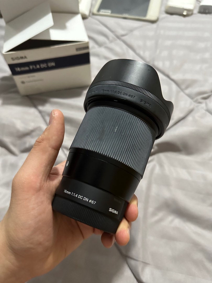 Sigma 16mm F1.4mm Sony APS-C Emount lens, Photography, Lens & Kits on Carousell