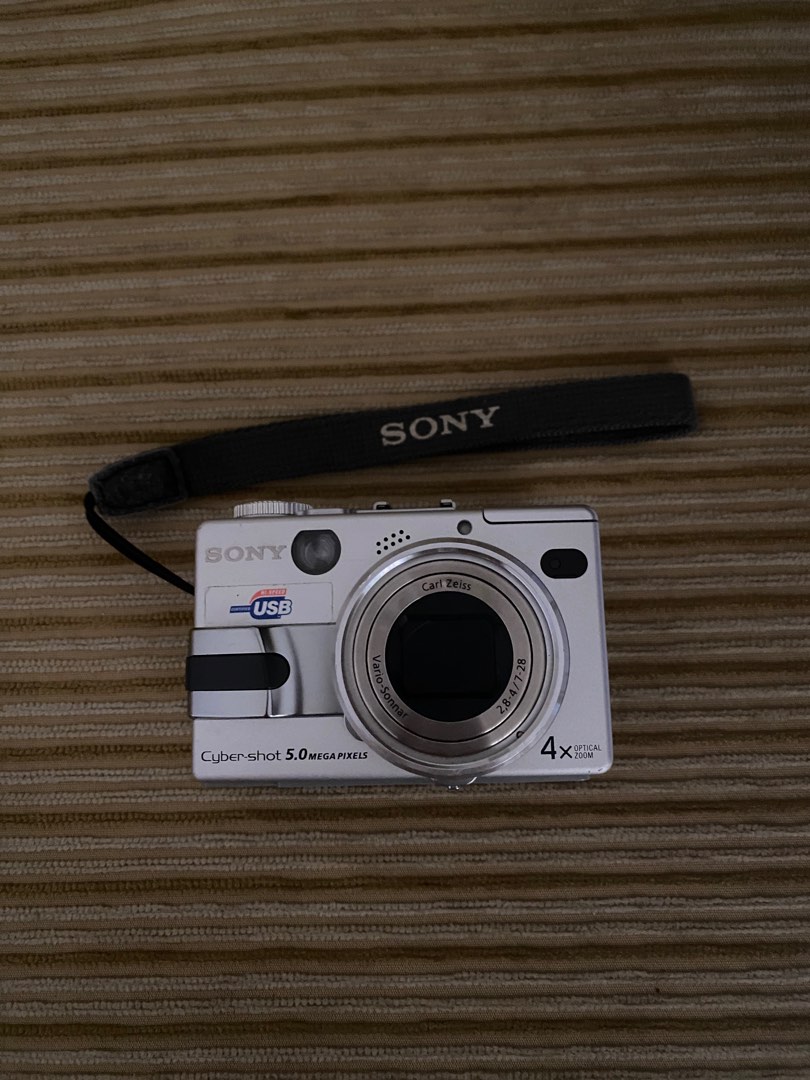 Sony Cybershot DSC V1 CCD Digital Camera, Photography, Cameras on Carousell