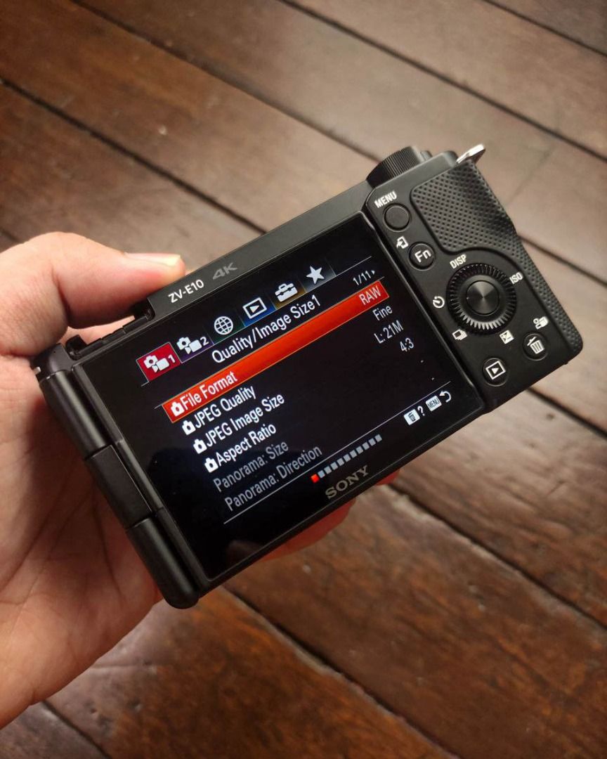 SONY ZV-E10 (BODY ONLY), Photography, Cameras on Carousell