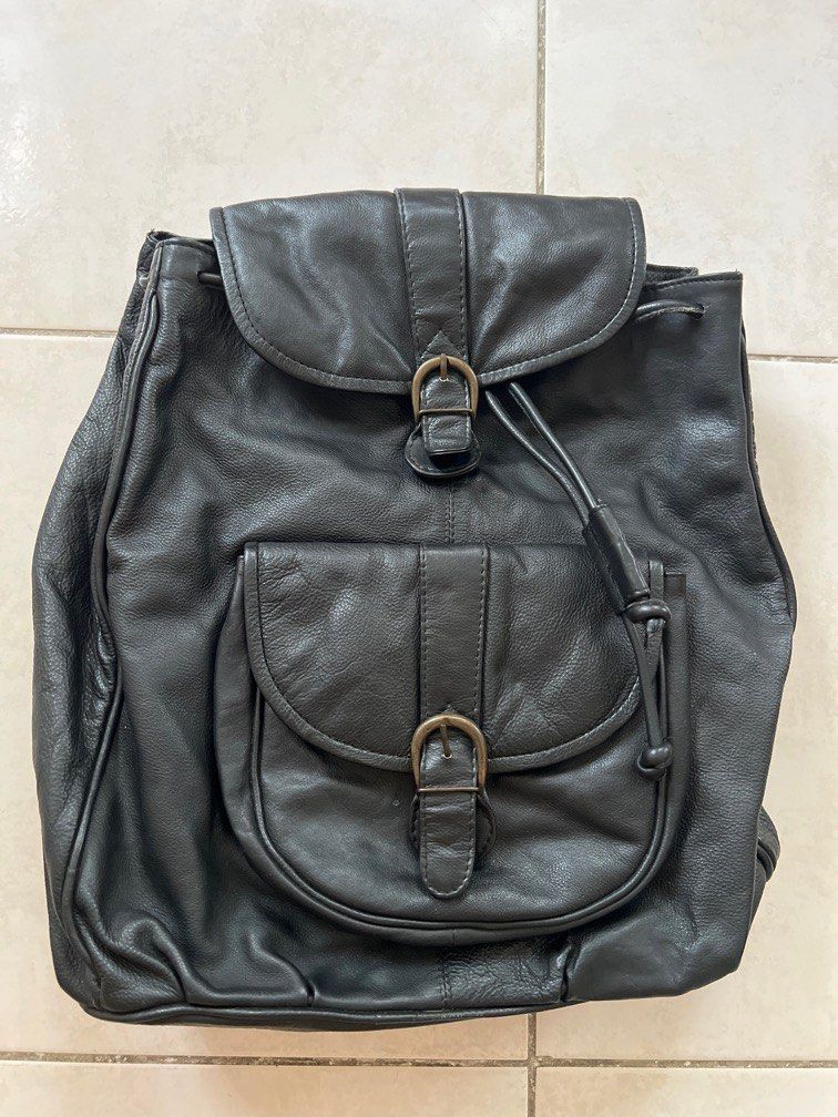 Vintage Black Leather Backpack, Women's Fashion, Bags & Wallets ...