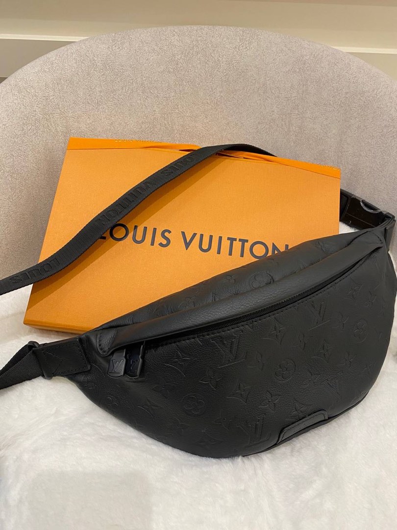 2024 MICROCHIP LOUIS VUITTON DISCOVERY BUMBAG PM BLACK EMBOSSED ...