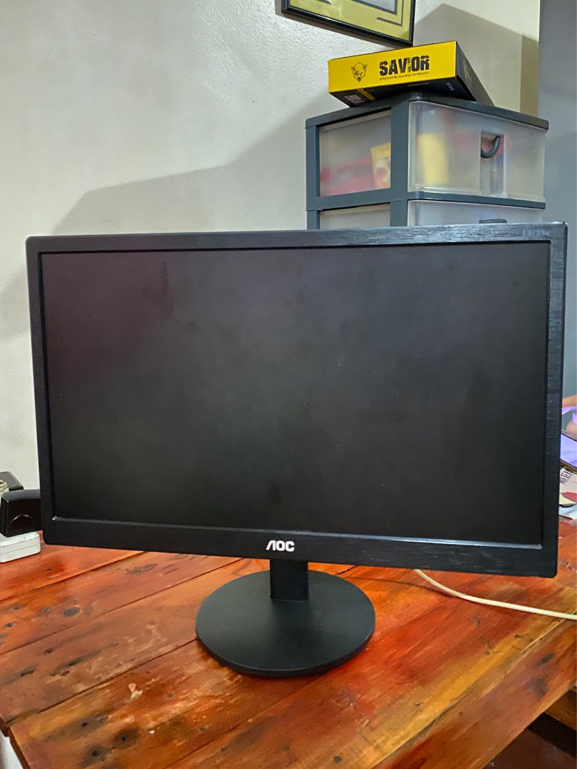 AOC E970Sw Monitor, Computers & Tech, Parts & Accessories, Monitor Screens on Carousell