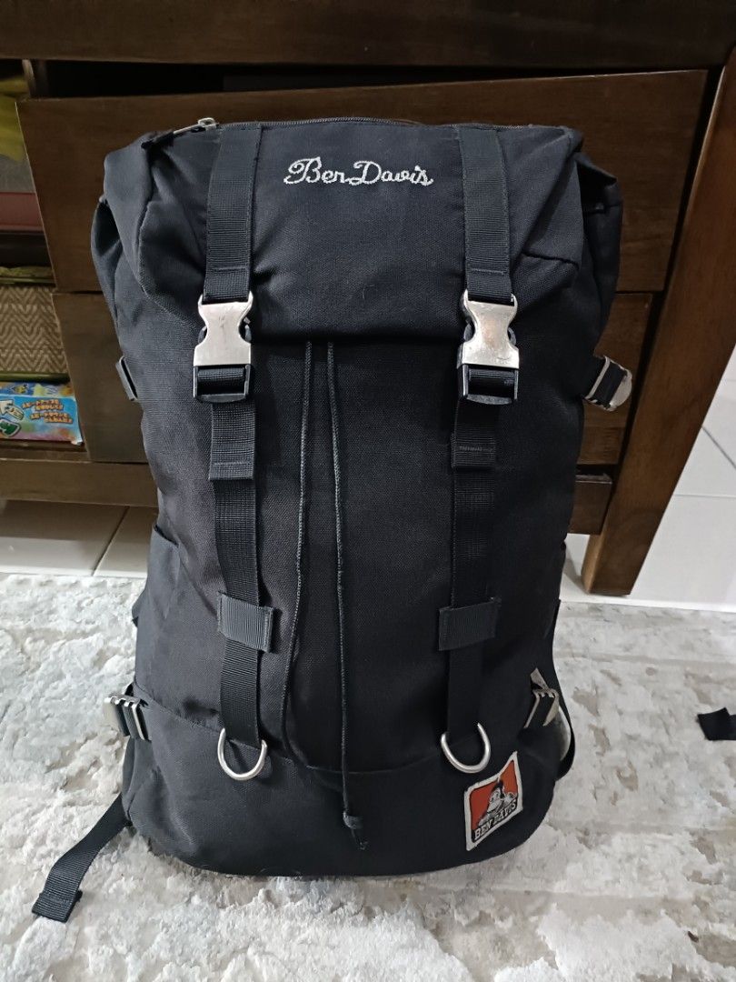 Ben Davis Backpack, Men's Fashion, Bags, Backpacks on Carousell