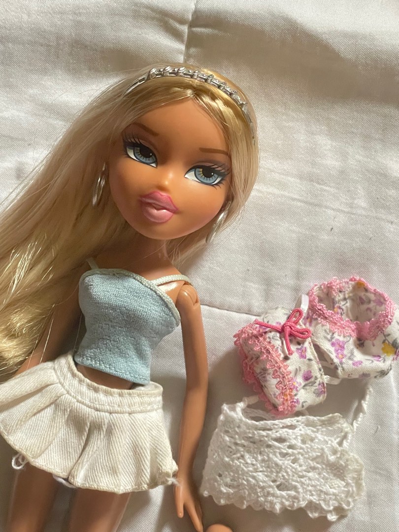 Bratz Spring Break Cloe, Hobbies & Toys, Toys & Games on Carousell