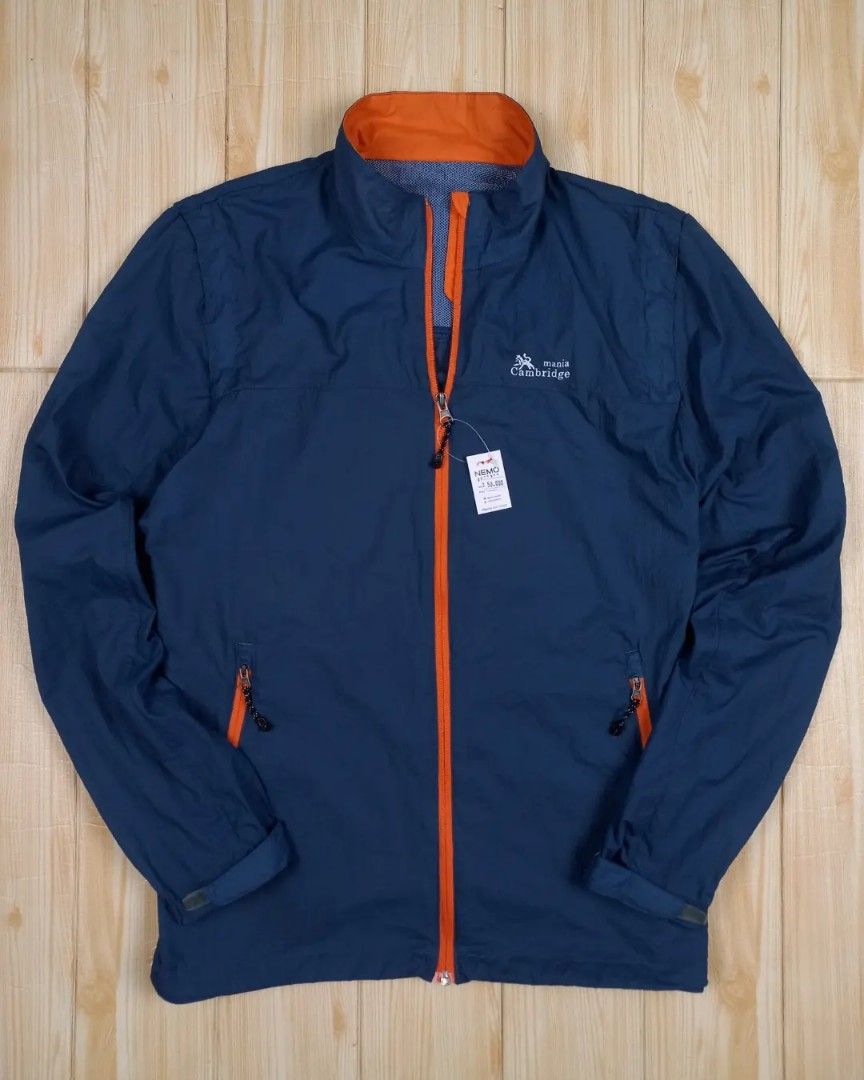 Cambridge Mania Running Jacket, Olah Raga, Perlengkapan Olahraga ...