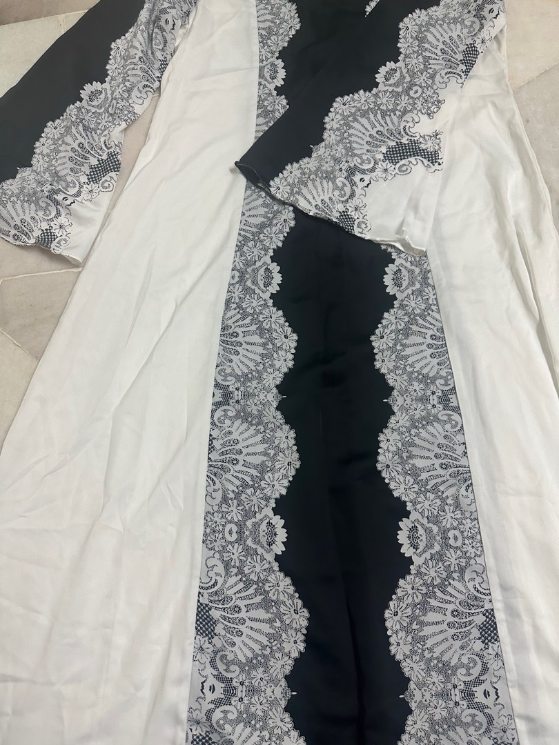 Jubah Neelofa, Women's Fashion, Muslimah Fashion, Kaftans & Jubahs on ...