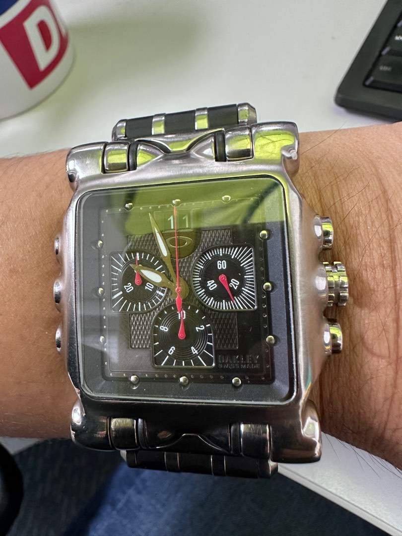 Oakley Polished Time Tank Watch, Men's Fashion, Watches & Accessories ...