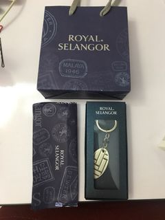 Royal Selangor Malaysia Petronas Twin Towers Keychain, Hobbies & Toys ...