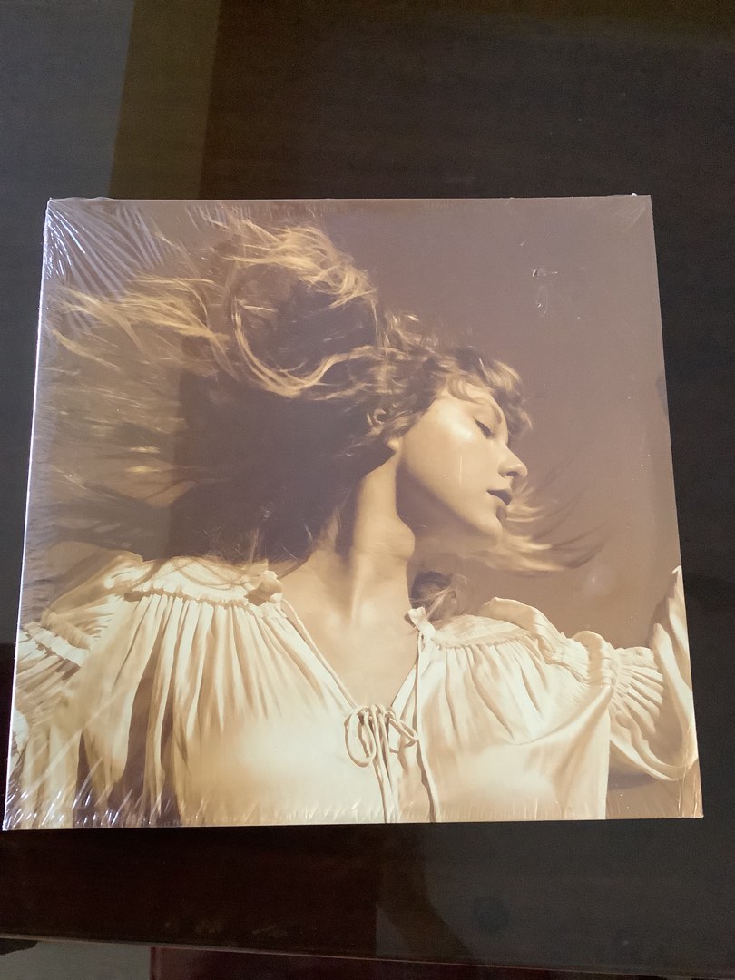 Taylor Swift Fearless TV Vinyl, Hobbies & Toys, Music & Media, CDs ...