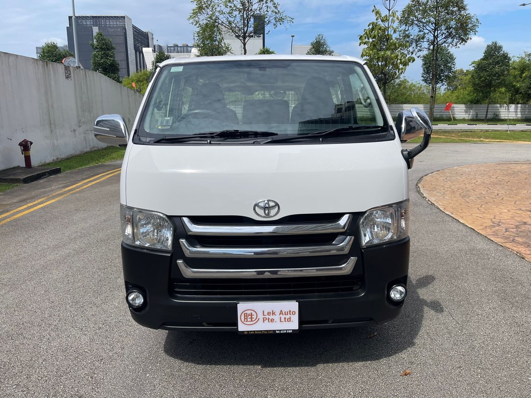 Toyota Hiace 3.0 Auto Diesel High Roof Commuter Bus Auto, Cars ...