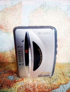Sony Walkman WM-EX170 cassette player, Elektronik, Audio di Carousell