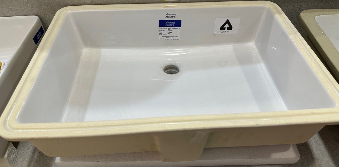 American Standard 600mm Undermount Sink - Flexio Thin Touch Square ...