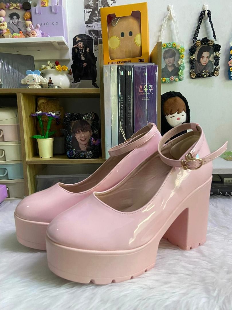 BRATZ BARBIE PLATFORM HEELS, Women's Fashion, Footwear, Heels on Carousell