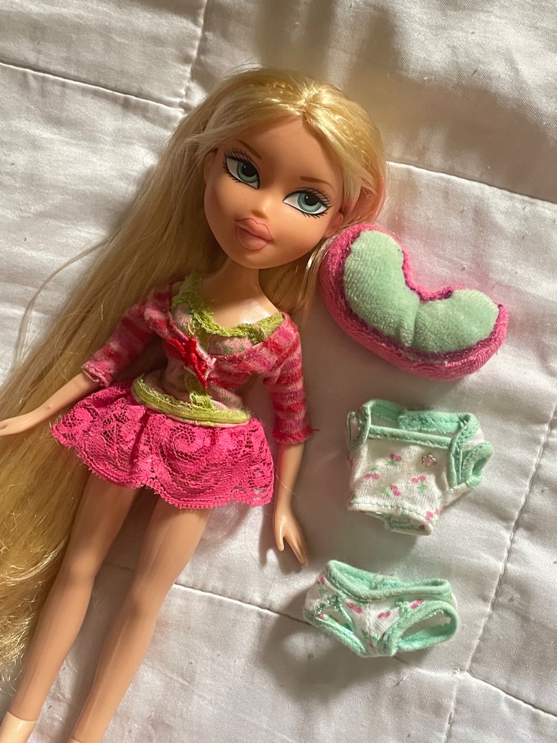 Bratz Sweet Dreamz Cloe, Hobbies & Toys, Toys & Games on Carousell