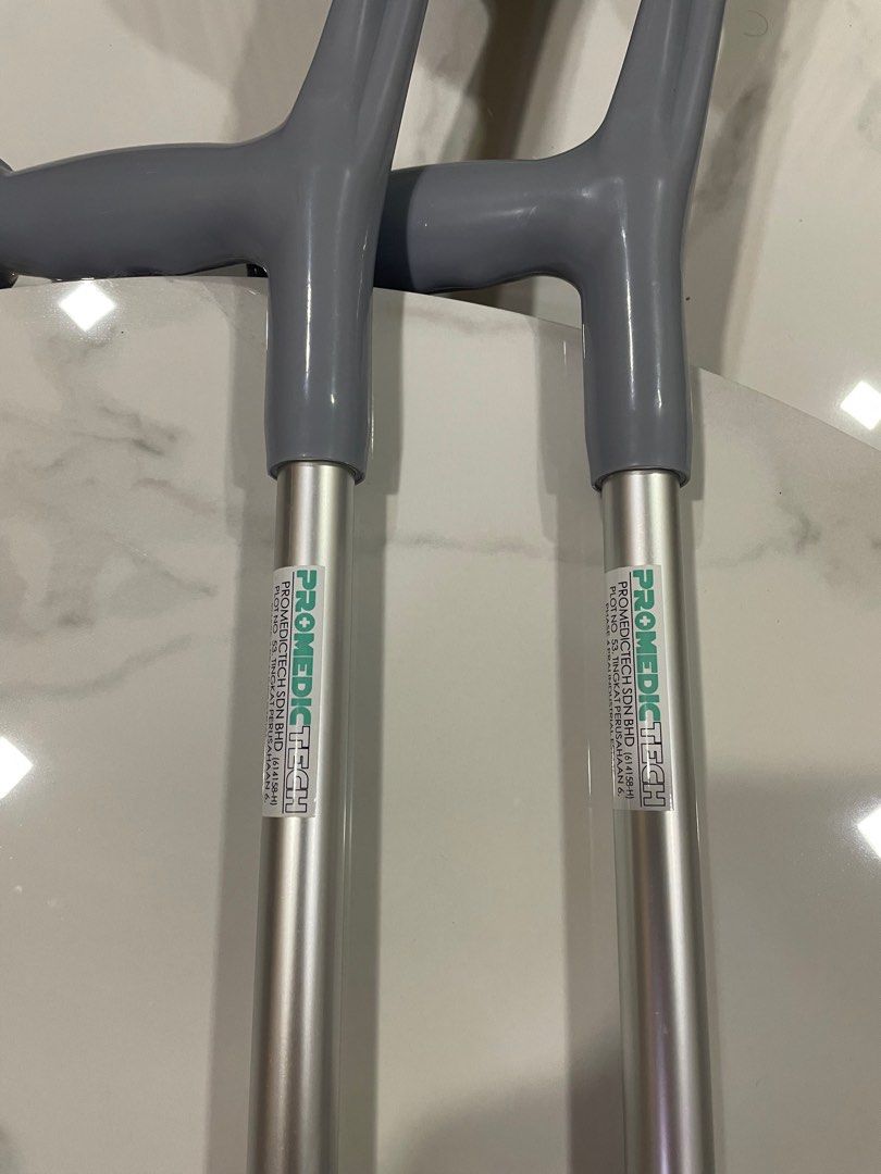 Breg T-Scope dan Elbow Crutches set., Community on Carousell