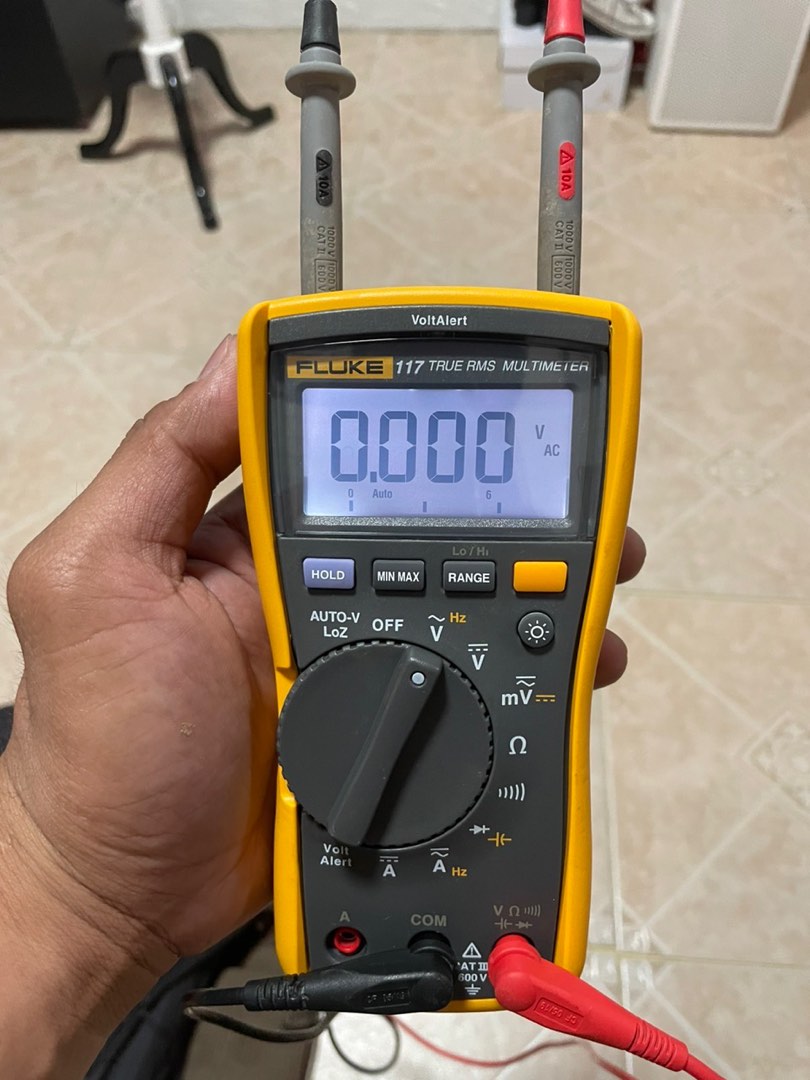 Fluke 117 True RMS Multimeter, Commercial & Industrial, Industrial ...