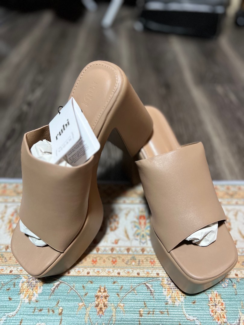 Hanna Platform Mule Heels, Women's Fashion, Footwear, Heels on Carousell