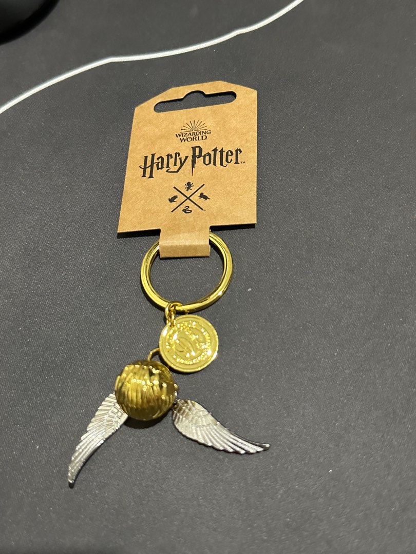 Harry Potter New York Golden Snitch Keychain, Women's Fashion, Watches ...