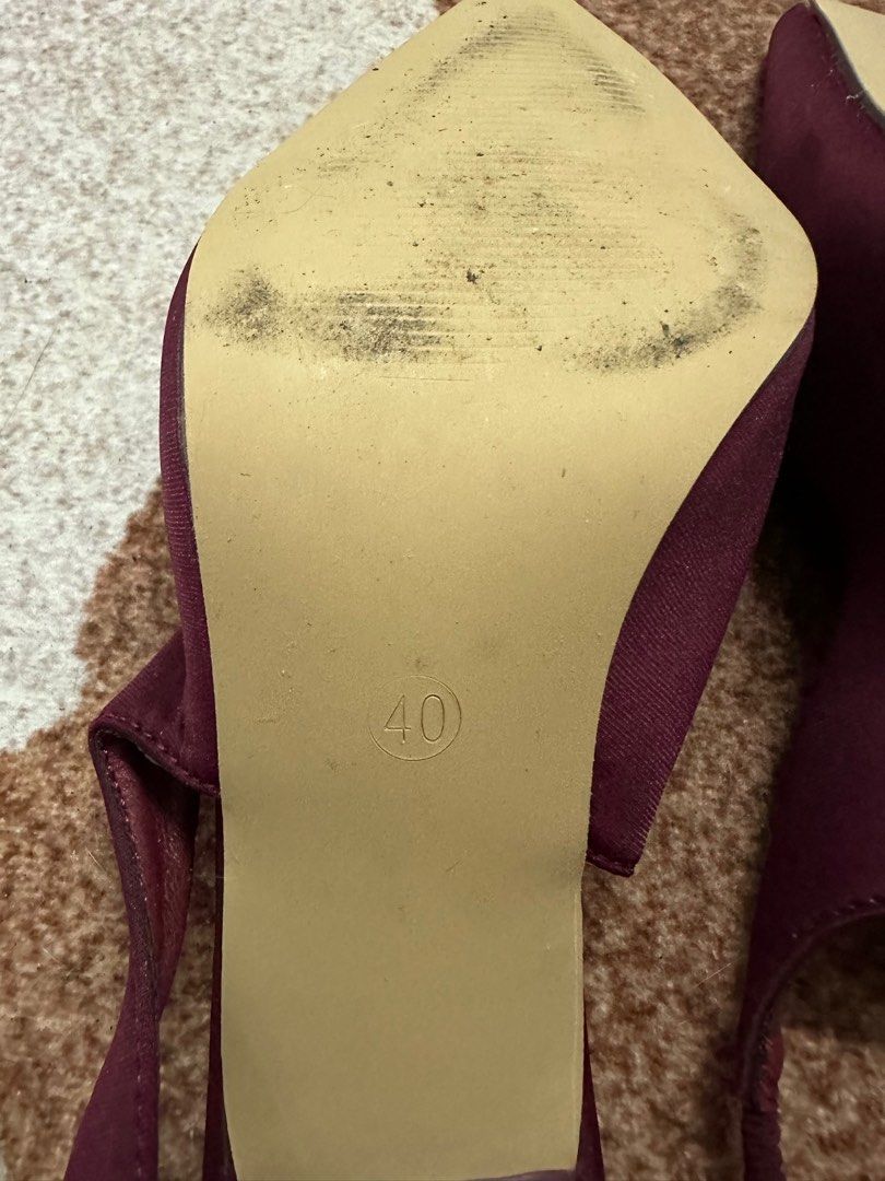 HEELS MAROON COLOUR, Women's Fashion, Footwear, Heels on Carousell