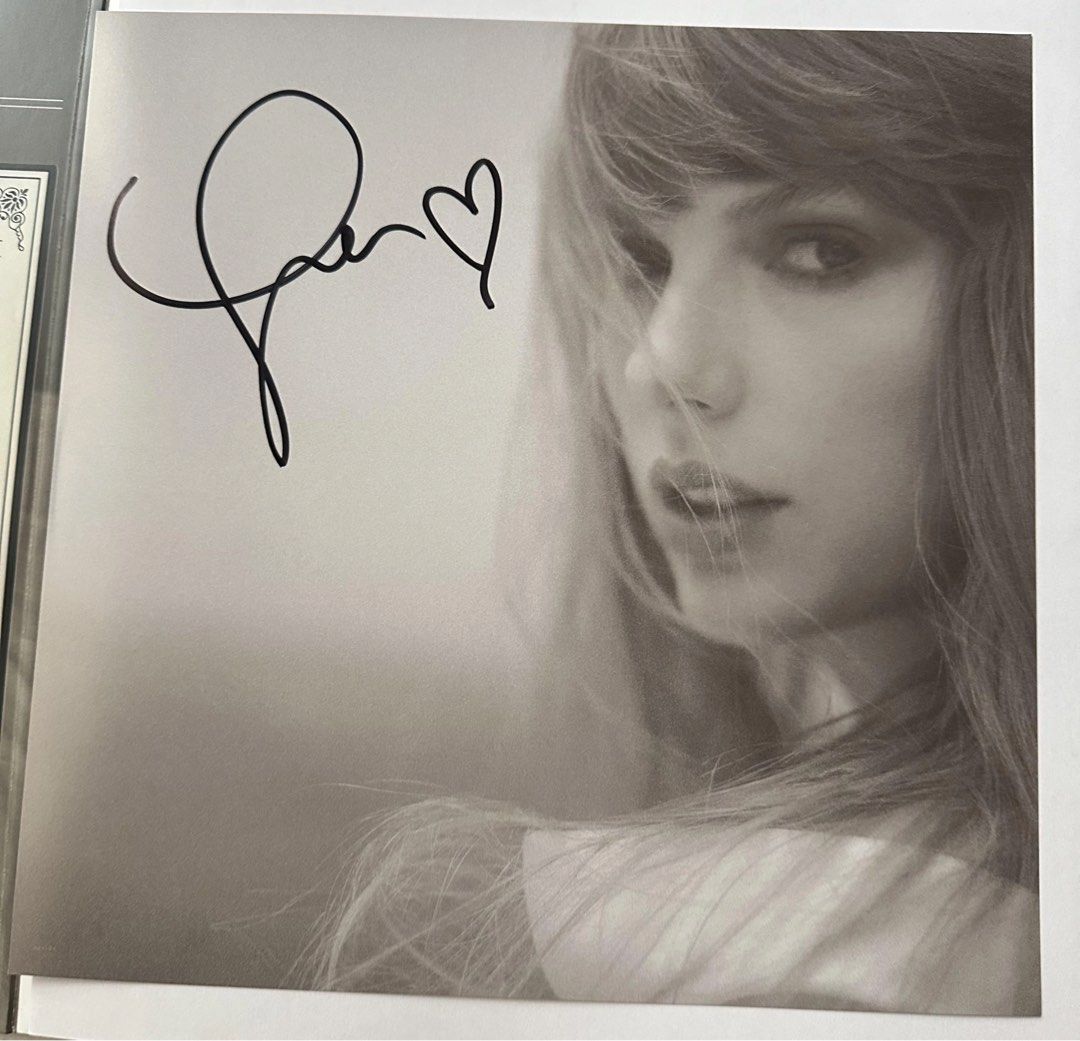 Loooking for taylor swift signed vinyl/cds, Hobbies & Toys, Music ...