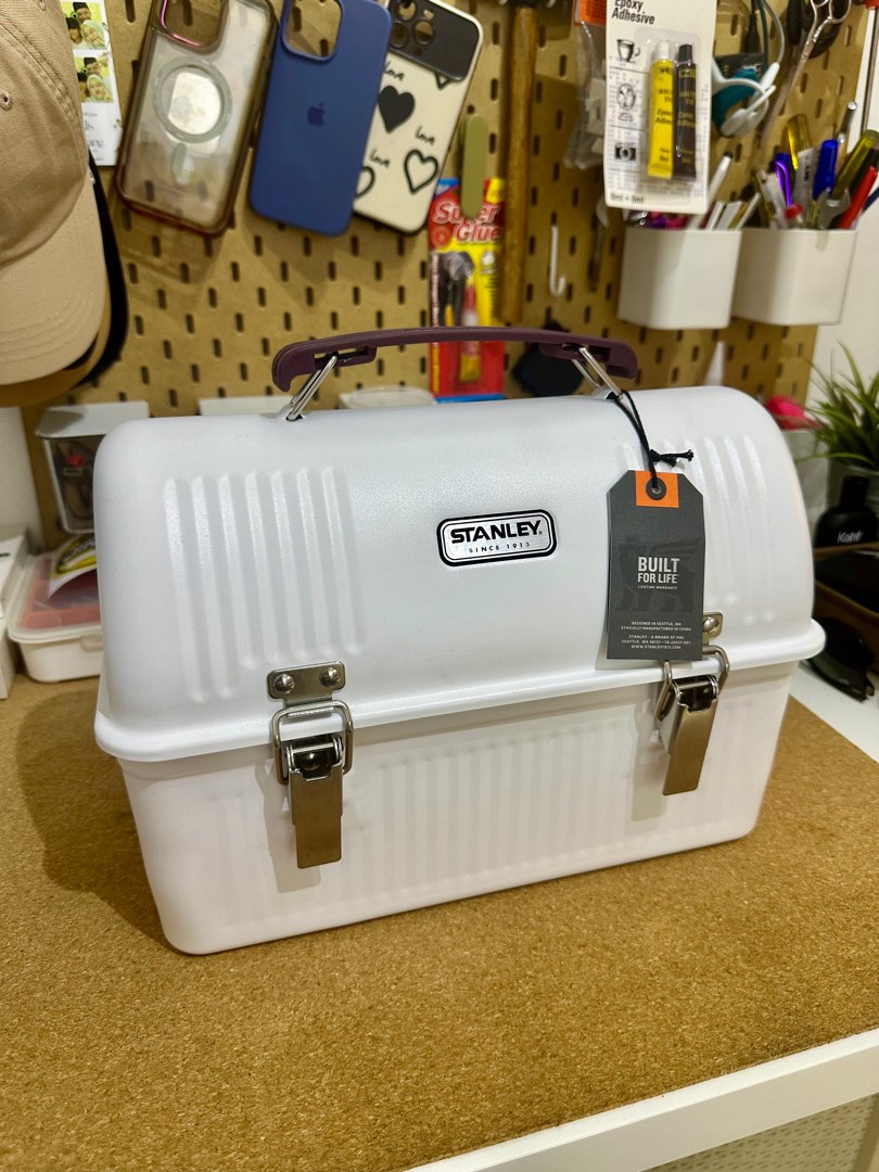 Stanley Classic Lunch Box, Sports Equipment, Hiking & Camping on Carousell
