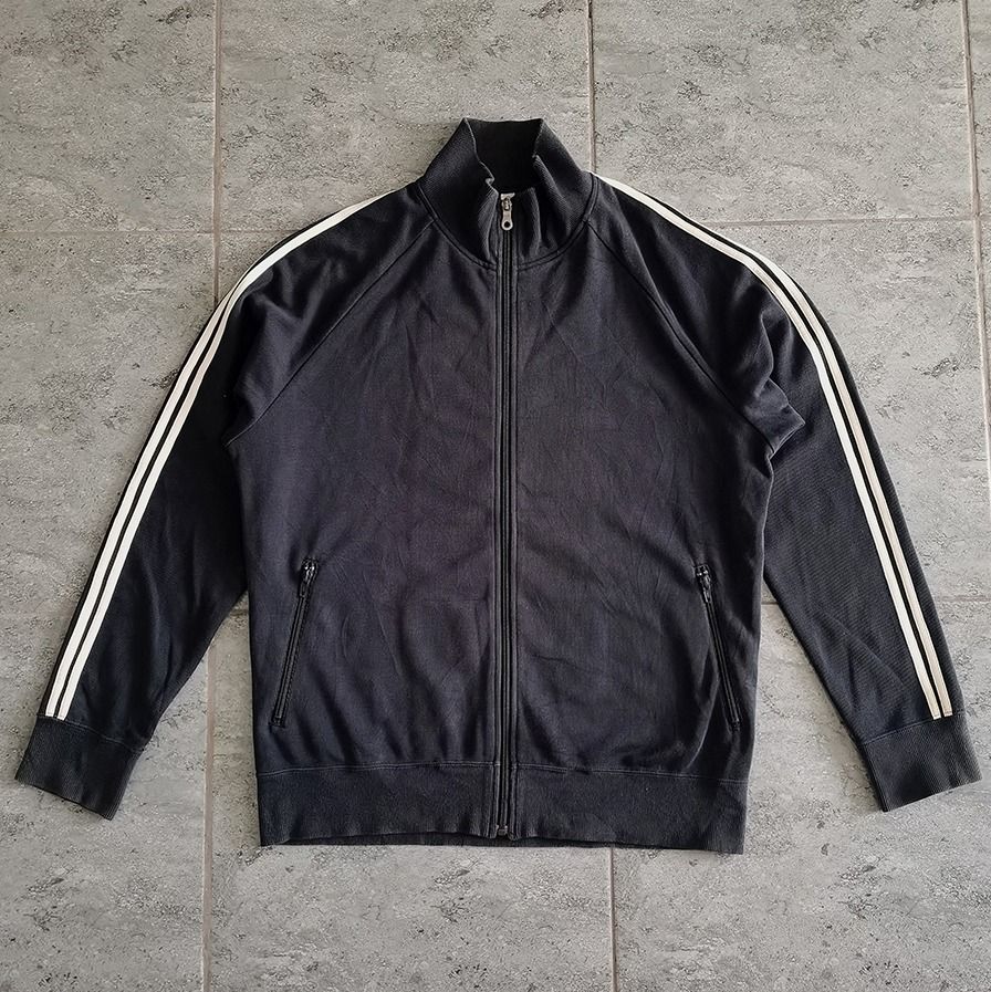 UNIQLO TRACK JACKET BLACK, Women's Fashion, Activewear on Carousell