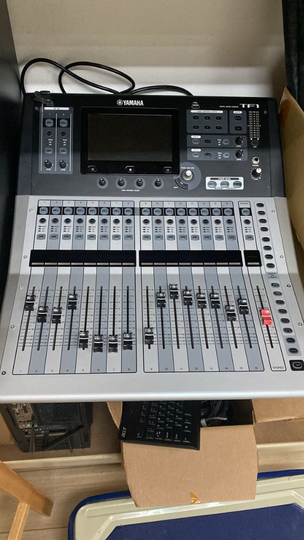 Yamaha TF1 16-Channel Digital Mixer (TF-1), Audio, Portable Audio ...