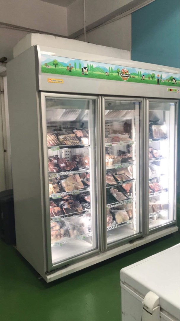 CHEE PUCK 3 glass door display freezer, TV & Home Appliances, Kitchen ...
