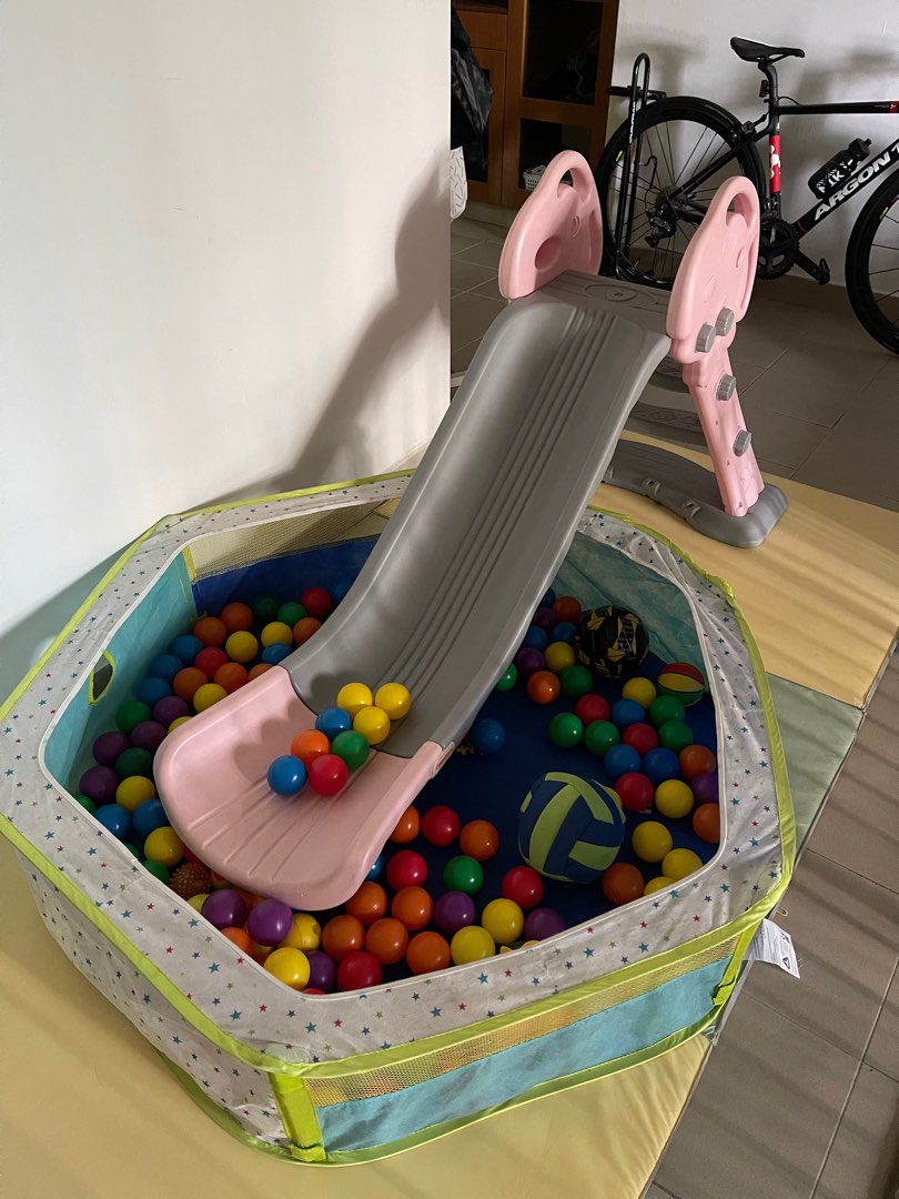 Cobyhaus slide - bundle with ballpit & balls, Babies & Kids, Infant ...