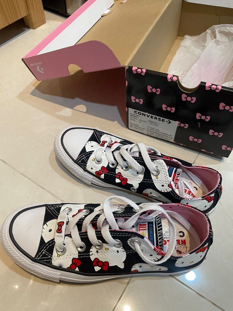 Converse hello kitty, Fesyen Wanita, Sepatu di Carousell