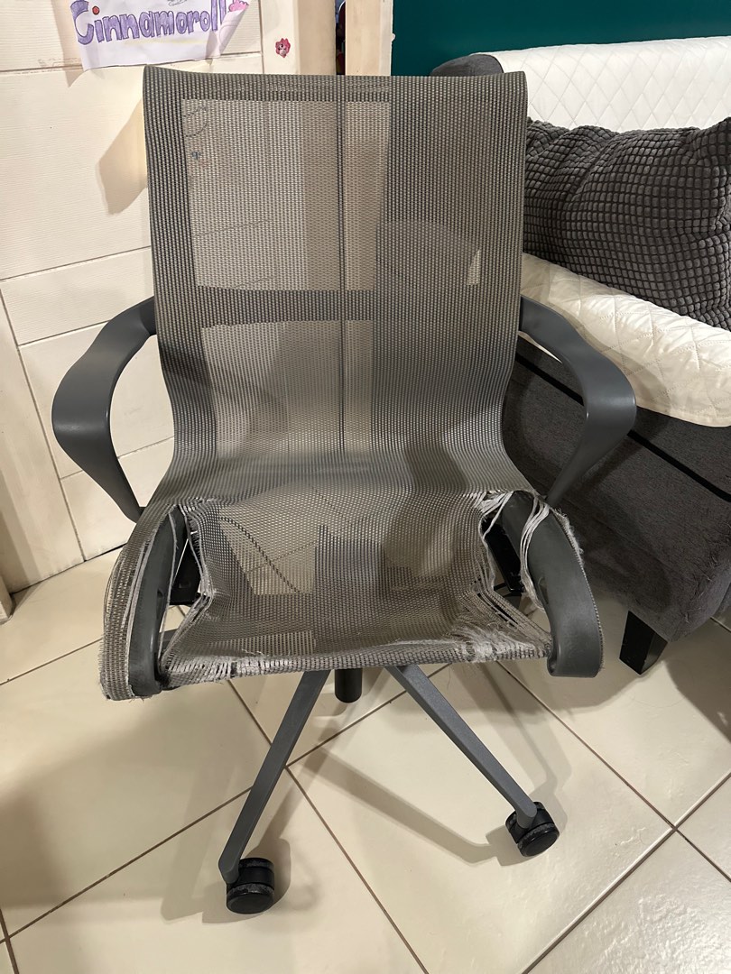 Ergo Flow Office Chair, Furniture & Home Living, Furniture, Chairs on Carousell